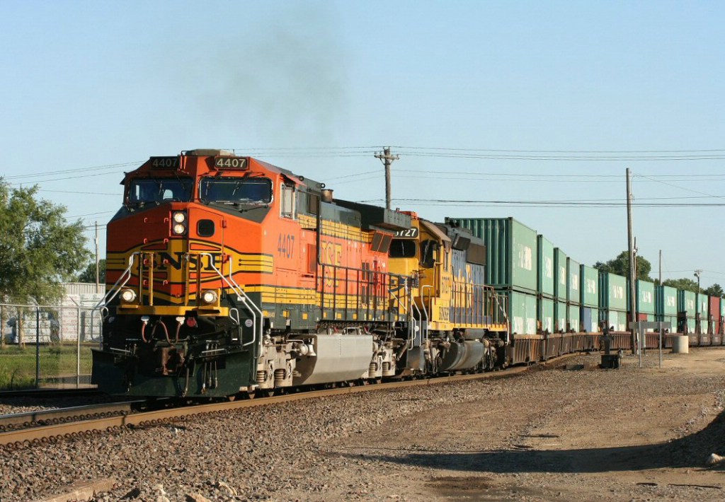 BNSF 4407